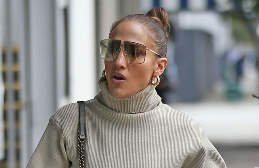 JENNIFER LOPEZ IZGLEDA SJAJNO: Pogledajte je u maksi suknji koja ...