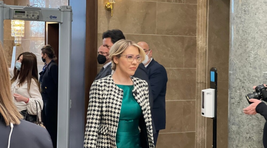 ODLAZEĆA MINISTRICA PROSVJETE, NAUKE, KULTURE I SPORTA CG: Ovo su sva ...