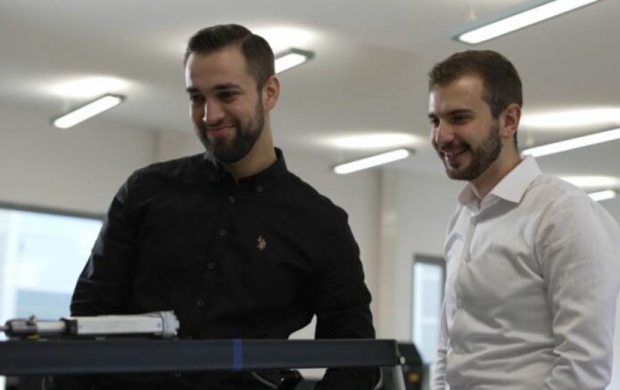 USPJEH MLADIH STUDENATA IZ BIH: Haris i Hamza izumili robota vrijednog ...