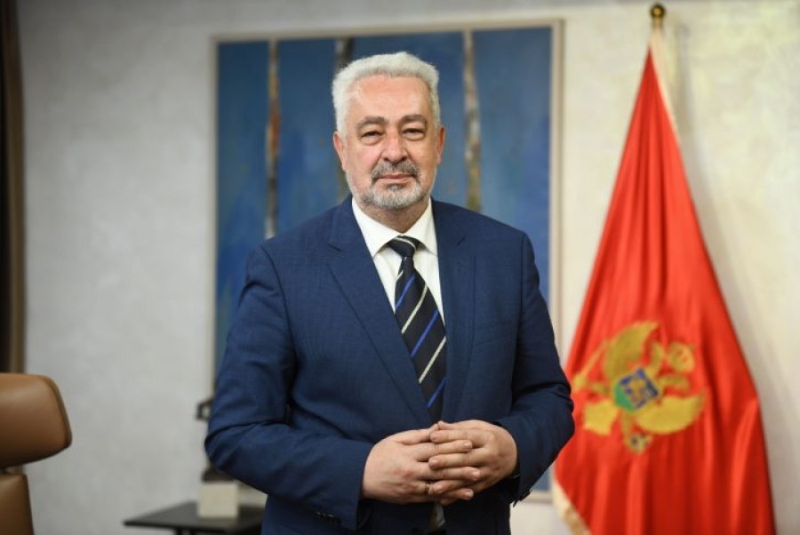 ZDRAVKO KRIVOKAPIĆ ODBIO DA PREDA DUŽNOST DRITANU ABAZOVIĆU: Ostavio i ... ZDRAVKO KRIVOKAPIĆ ODBIO DA PREDA DUŽNOST DRITANU ABAZOVIĆU: Ostavio i ...