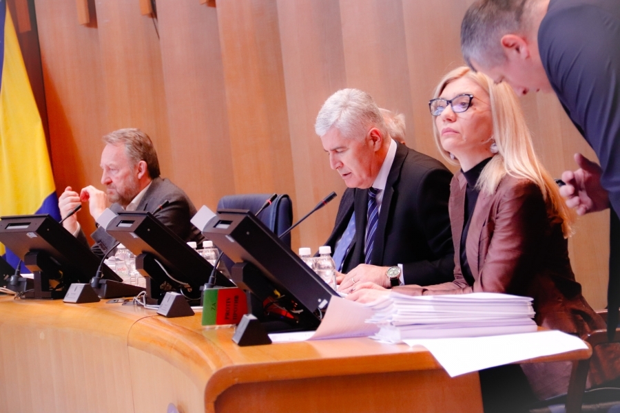 BURNO U SARAJEVU: Dom naroda PS BiH o sprečavanju sukoba interesa, PDV ...