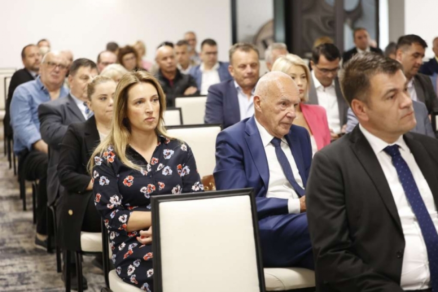 NEZADOVOLJSTVO ODNOSOM FEDERALNE VLADE: Advokati najavljuju krivičnu ...