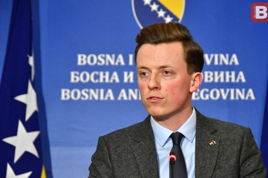ADIS AHMETOVIĆ APELUJE: 'Pozivam Schmidta da za sada ne koristi bonske ...