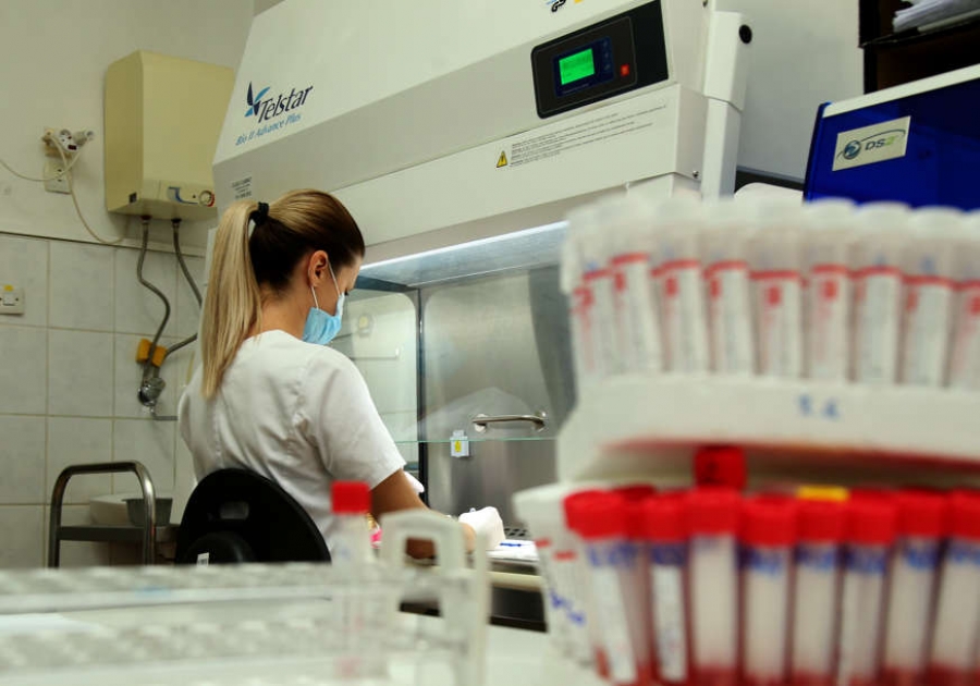 PENJU SE BROJKE I U SRBIJI: Za dan 3.800 zaraženih virusom korona ...