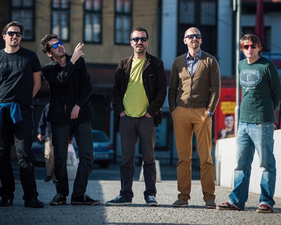 'STRAST I LJUBAV, NEMA VEZE...'; FILM 'SKROZ SARAJEVO': Muzičko ...