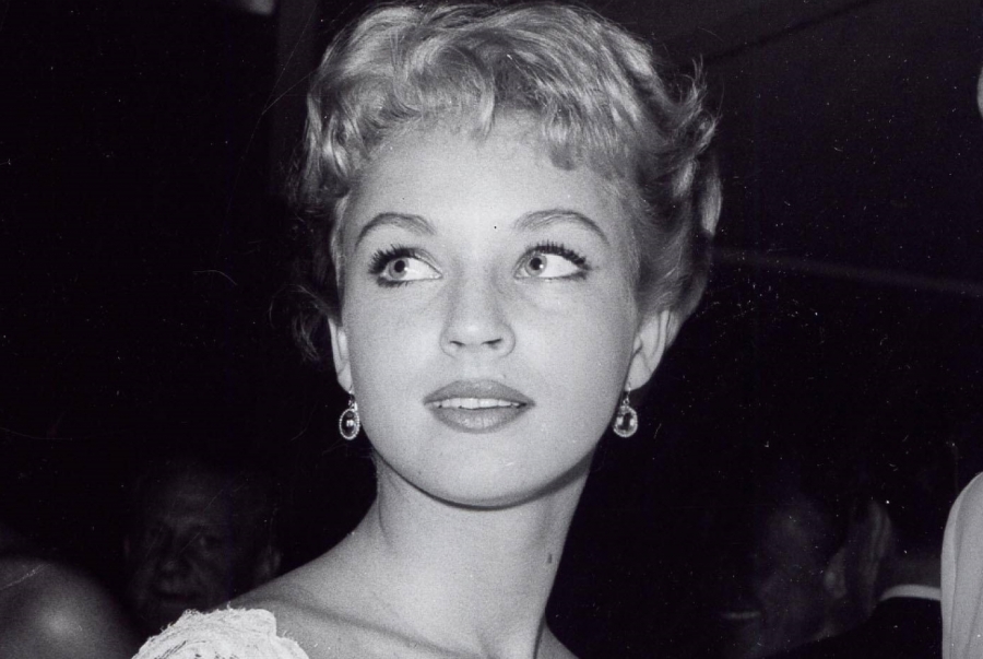 SLAVNO LICE S NASLOVNICA: Umrla najfotogeničnija djevojka na svijetu ...