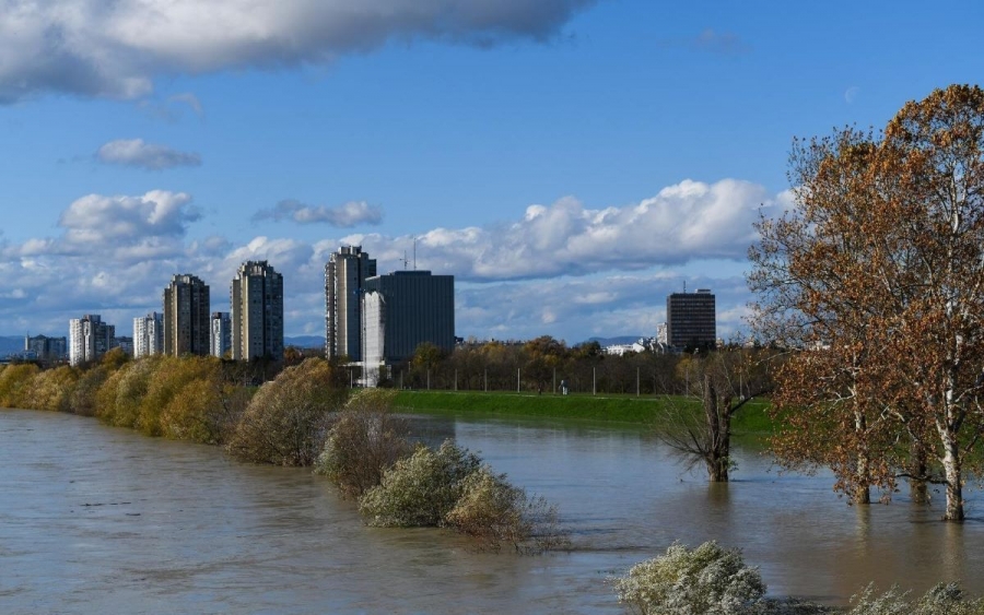 VODOSTAJ SKORO TRI METRA: Rijeka Sava izlila se u Zagrebu | Slobodna Bosna