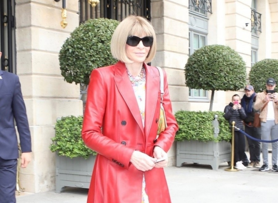 PROVJERENA MODNA FORMULA: Anna Wintour izgleda sjajno, a uvijek nosi ...