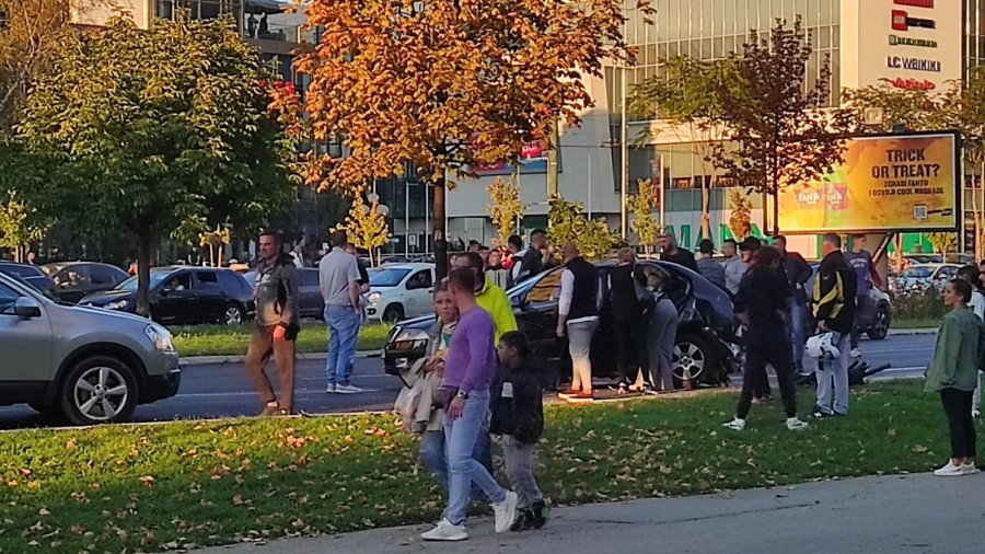 'SB' NA LICU MJESTA: Strašan sudar u centru Sarajeva, doktor Zalihić spašavao unesrećene (FOTO ...