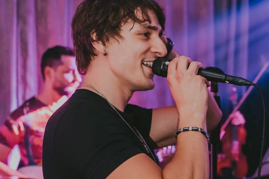 žene Ga Obožavaju Ko Je Zgodni Mostarac Koji Puni Klubove U Zagrebu