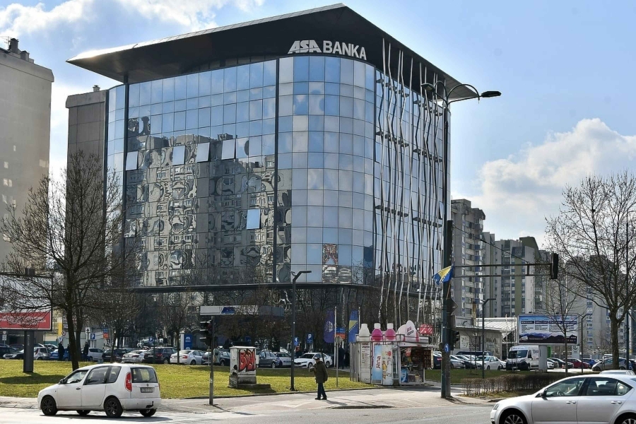 PROBOJ U BANKARSKI VRH: Hastorova ASA Banka postaje po snazi treća ...