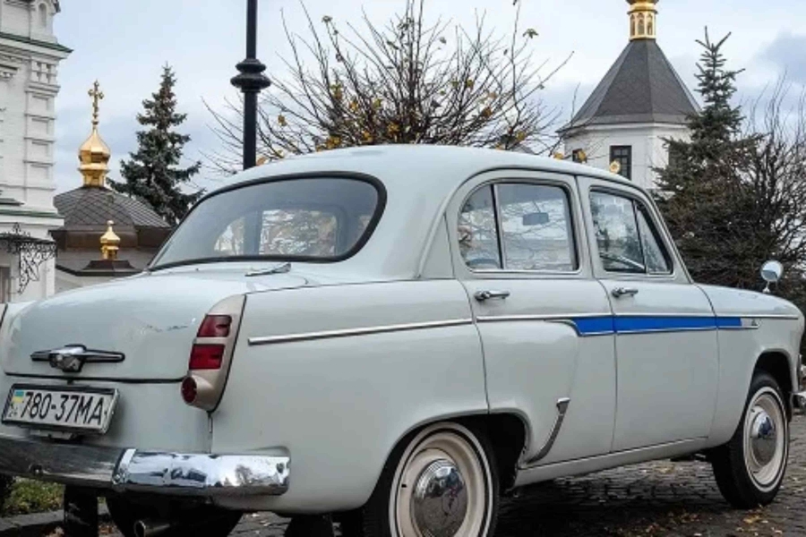 RUSI SE SNALAZE KAKO ZNAJU: Ponovo pokrenuta proizvodnja automobilskog ...