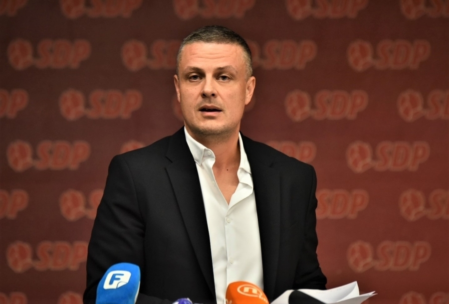 VOJIN MIJATOVIĆ NA REDOVNOJ SESIJI 'KRUGA 99': 'I ovaj put ćemo ući u ...