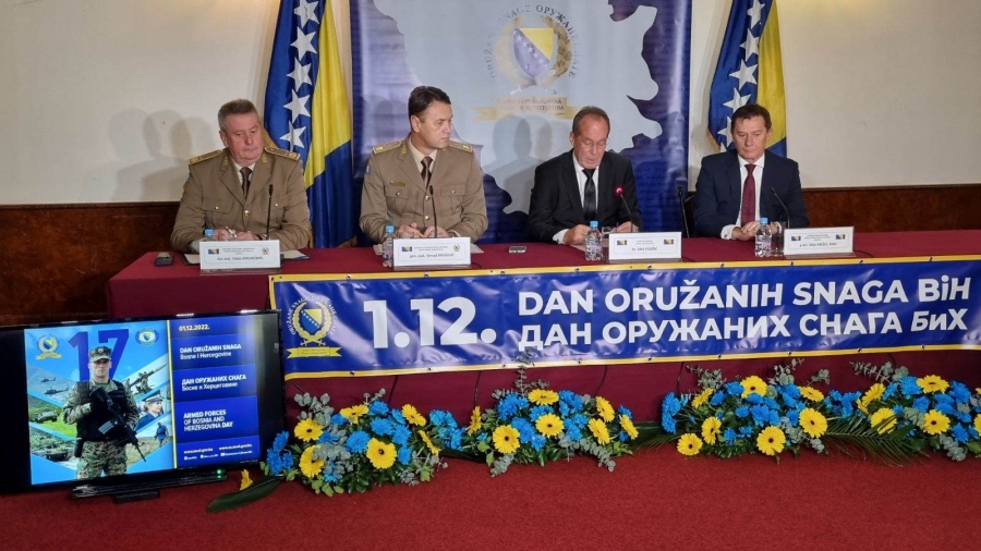 DRAMA NA OBILJEŽAVANJU DANA ORUŽANIH SNAGA BiH: Podžić i Krešić ušli u ...