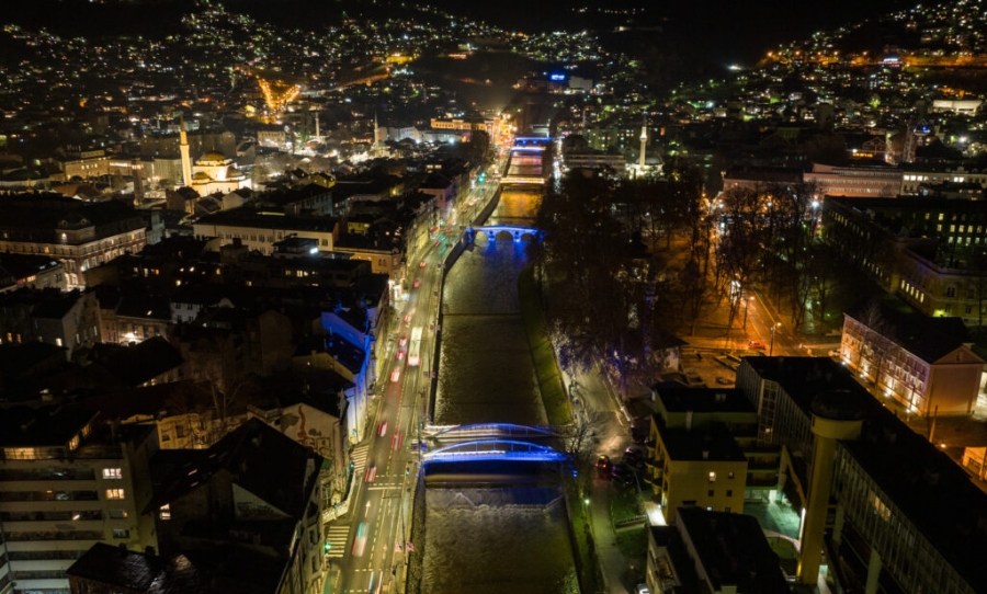 PREKRASNI PRIZORI IZ GLAVNOG GRADA BiH: Sarajevski mostovi večeras u ...