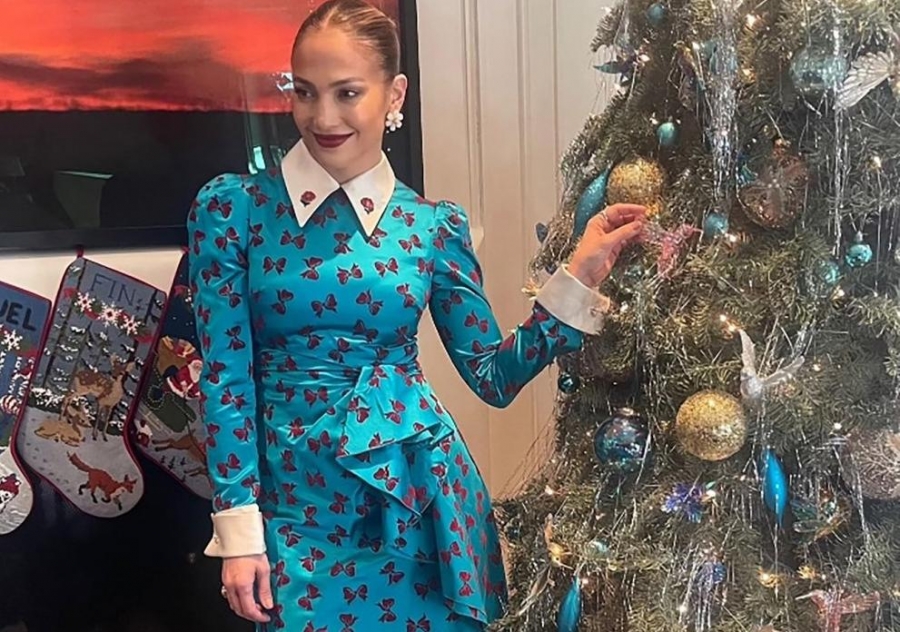IZBOR JENNIFER LOPEZ ZA BOXING DAY: Razigrana i vesela haljina ...