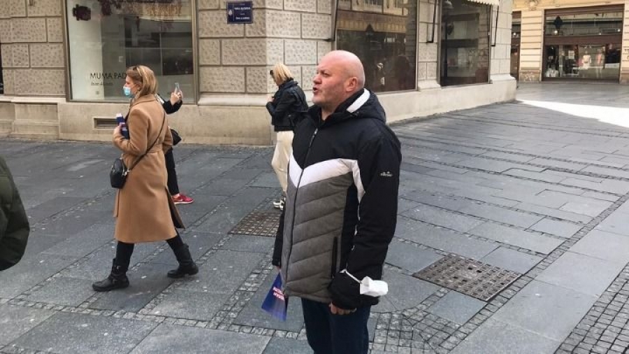 VUČIĆEV JURIŠNIK OMETAO EKIPU N1 TELEVIZIJE: Policija privela Simu ...