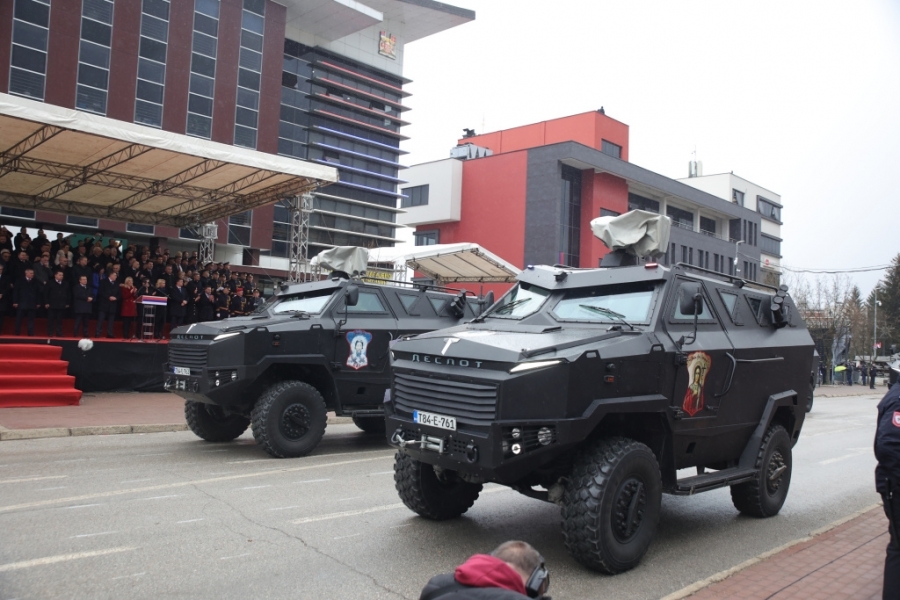 DA LI JE MUP KS OSIGURAVAO TRANSPORT POLICIJE RS-a POVODOM 9. JANUARA ...