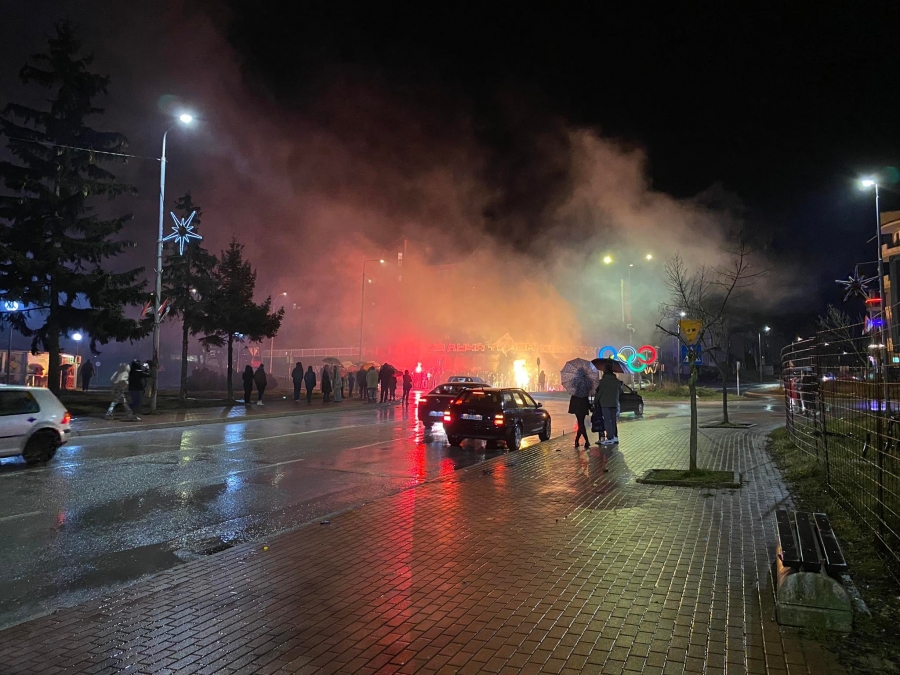 FAŠIZAM NE MIRUJE: Grupa mladića u Istočnom Sarajevu skandirala ime ...