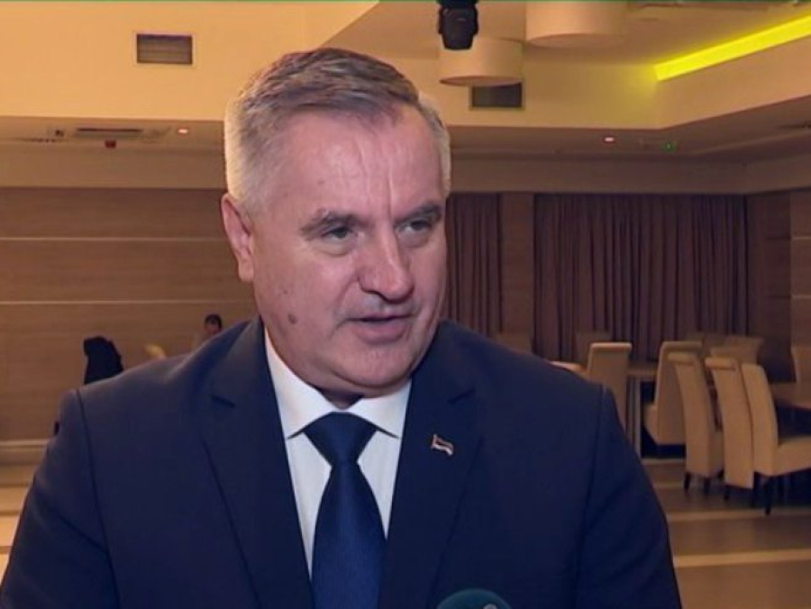 SUMNJA SE DA SE PREMIJER RS MALO 'POFADILIO': Radovan Višković se tokom ...