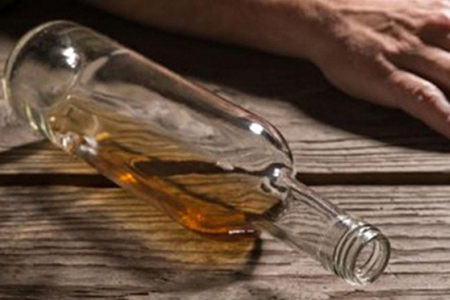 NAPILE SE ULICE: Pijanac provalio u biblioteku, mislio je da je u svom ...