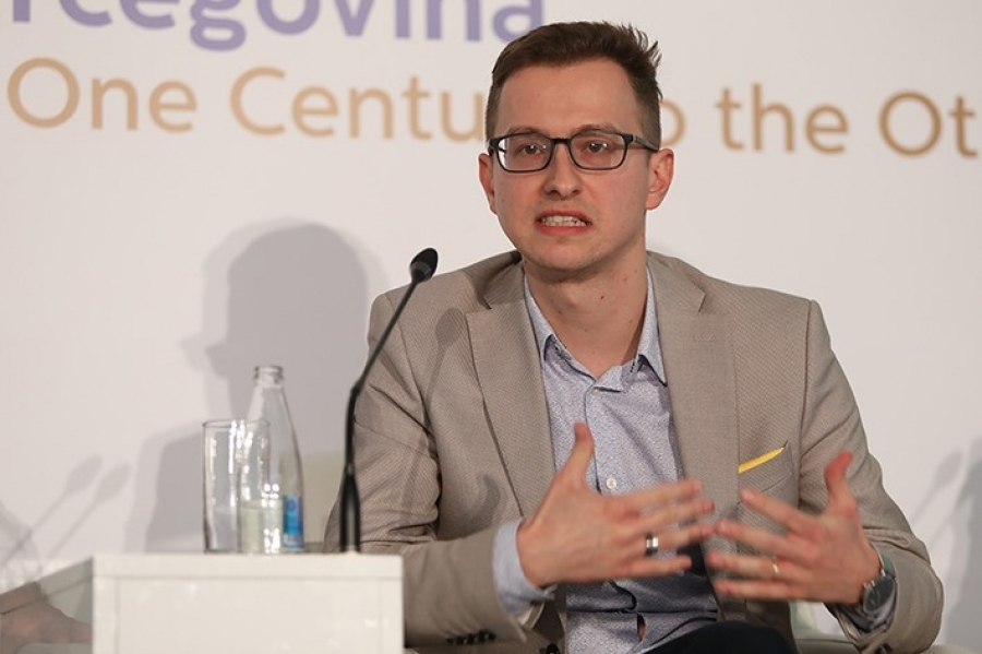 POLITOLOG JASMIN MUJANOVIĆ: 'Sa Schmidtom je sve moguće; Ako 'Trojka' i ...