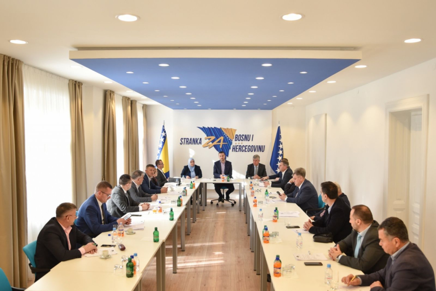 STRANKA ZA BIH USVOJILA ŠEST ZAKLJUČAKA: Pozvali na kažnjavanje Dodika ...