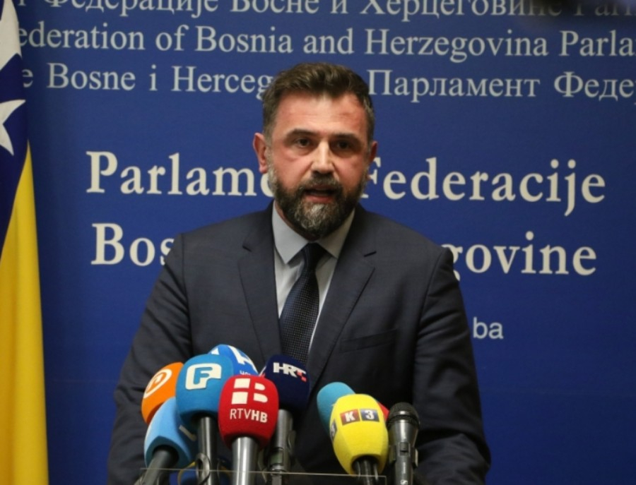 DENNIS GRATZ KATEGORIČAN: “Međunarodna zajednica je postala ozbiljan ...