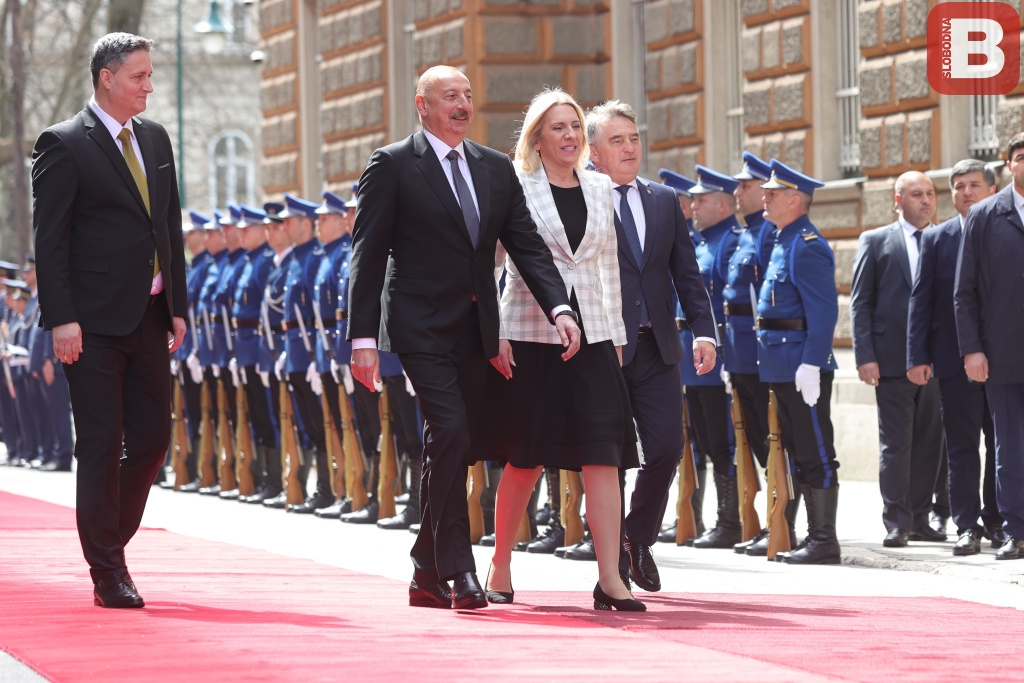 'SB' NA LICU MJESTA: Predsjednik Azerbejdžana lham Aliyev stigao u ...