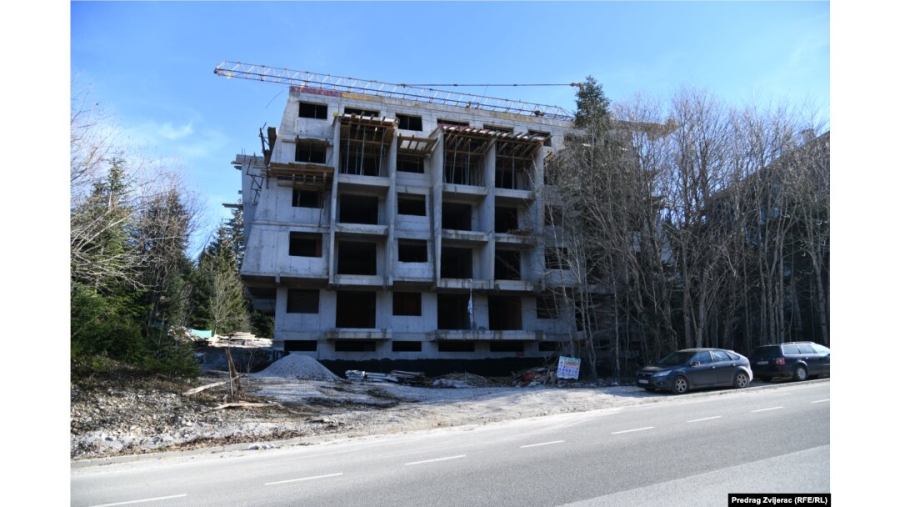 DIVLJA GRADNJA NA IGMANU I BJELAŠNICI: 'Vodozaštitna zona sistematski ...