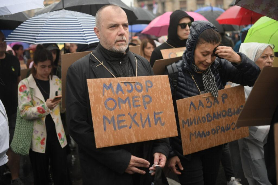 ČETVRTI PROTEST 'SRBIJA PROTIV NASILJA': Prisutan veliki broj građana ...