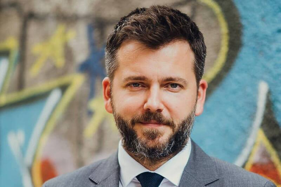 ALBIN ZUHRIĆ IZ DF-a OPTUŽIO TROJKINU VLADU KS ZA POPULIZAM ...