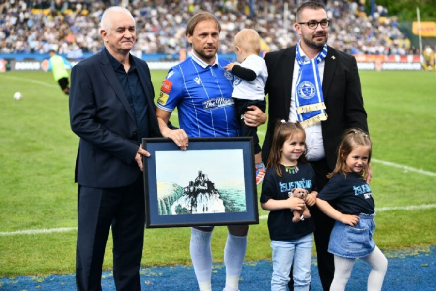 OVACIJE NA GRBAVICI: Samir Bekrić završio karijeru | Slobodna Bosna OVACIJE NA GRBAVICI: Samir Bekrić završio karijeru | Slobodna Bosna