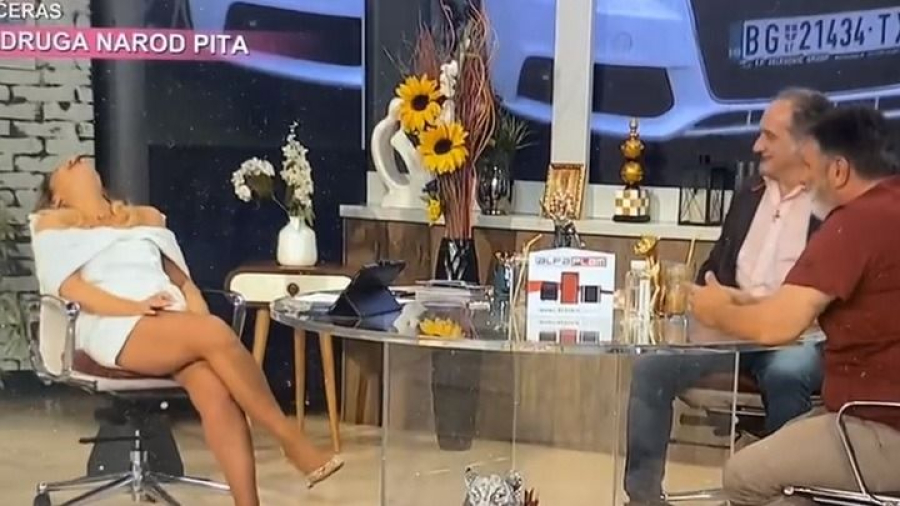 ŠTA SVE PROLAZI NA PINKU: Dok divlji taksisti vršljaju, Jeremićka ...