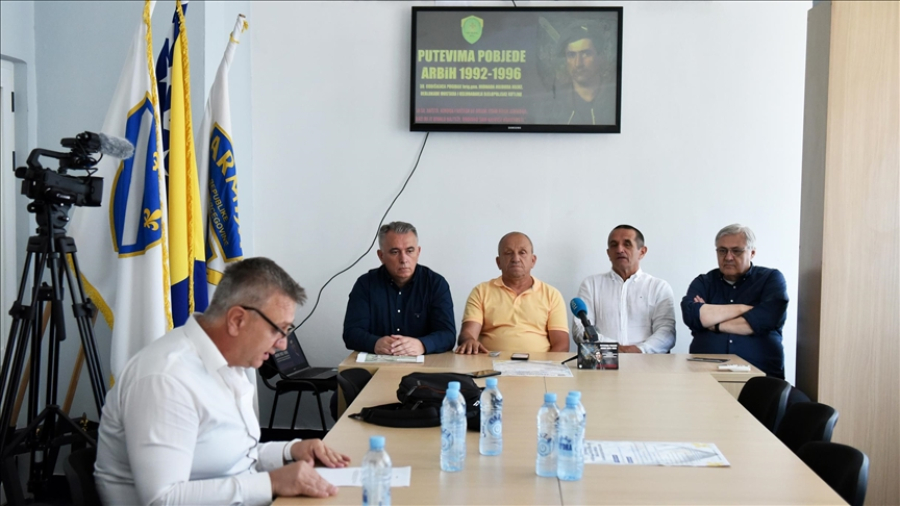 TAD JE ŽIVOT IZGUBIO HEROJ MIDHAD HUJDUR-HUJKE: Sutra se obilježava 30 ...