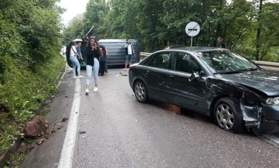 TEŠKA NESREĆA NA PUTU SARAJEVO-TUZLA: Smrtno stradala jedna osoba | Slobodna Bosna