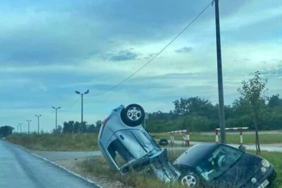 TEŠKA SAOBRAĆAJNA NESREĆA NA SJEVEROISTOKU BiH: Strašne snimke s lica ... TEŠKA SAOBRAĆAJNA NESREĆA NA SJEVEROISTOKU BiH: Strašne snimke s lica ...