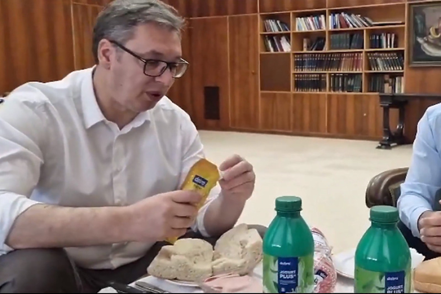 MIJAT LAKIĆEVIĆ: Kako je parizer pojeo Vučića | Slobodna Bosna