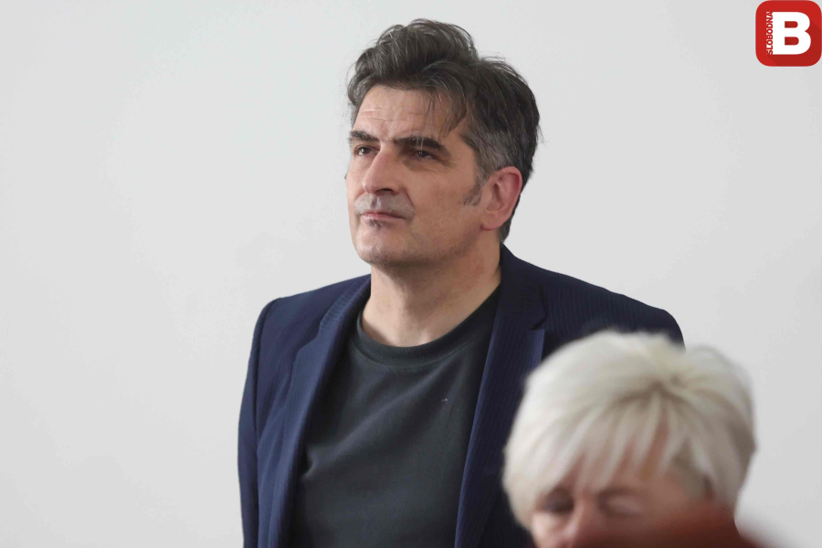 FARUK KAPIDŽIĆ OTKRIO SKANDAL U UDŽBENIKU ZA 5. RAZRED: 'Završavam ...