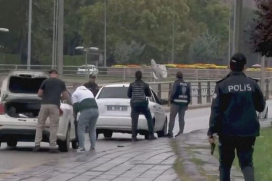 OPSADNO STANJE U ANKARI: Pogledajte snimak terorističkog napada na ministarstvo unutrašnjih ...