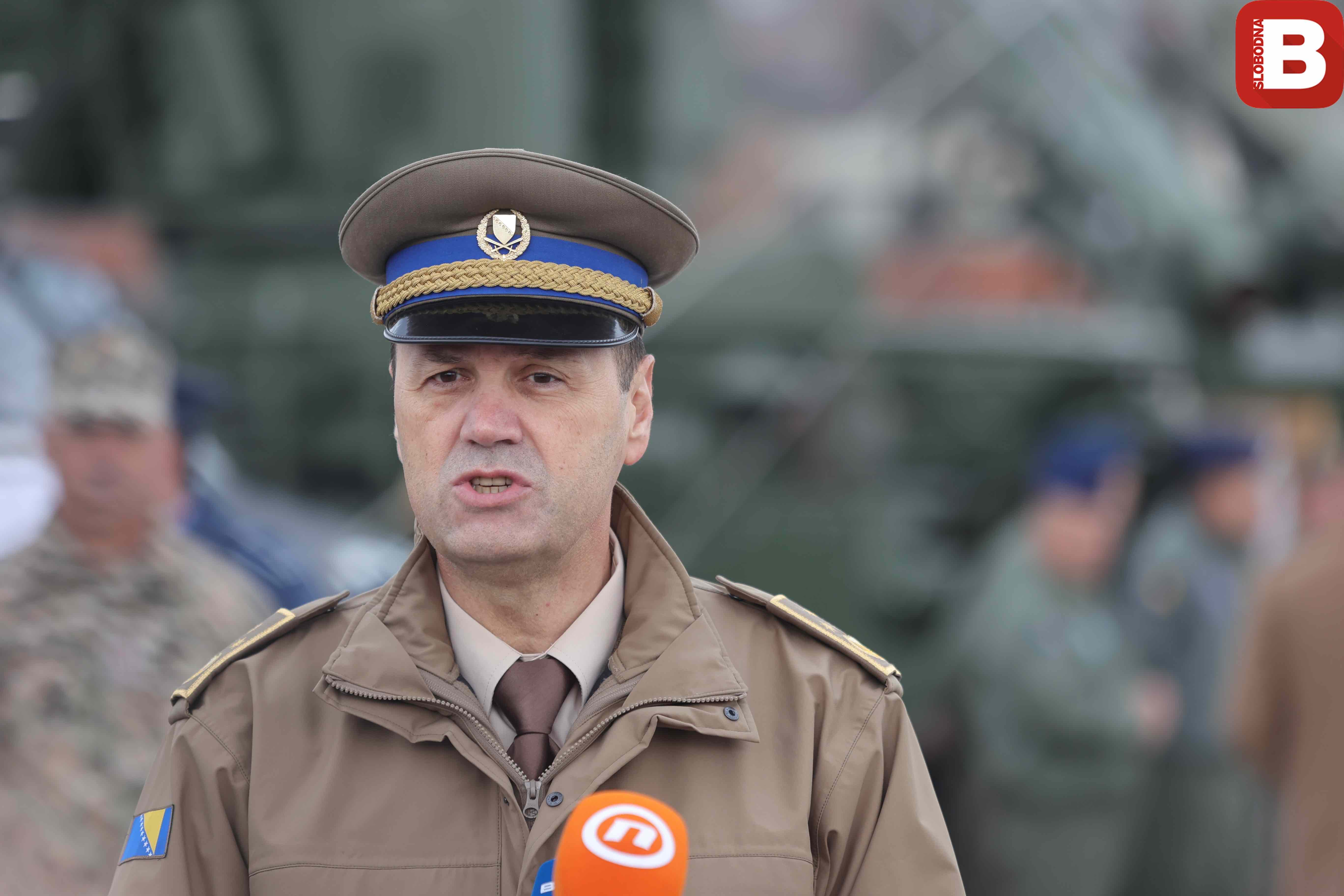 HELEZ SA SVEČANOSTI U RAJLOVCU: 'Oružane snage simbol državnosti Bosne ...