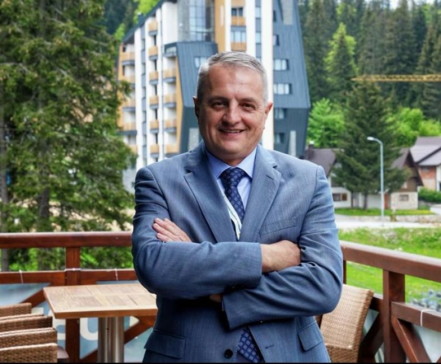 VUK SIT I SVE KORE NA BROJU: Sa Instagram profila Službe za poslove sa ...