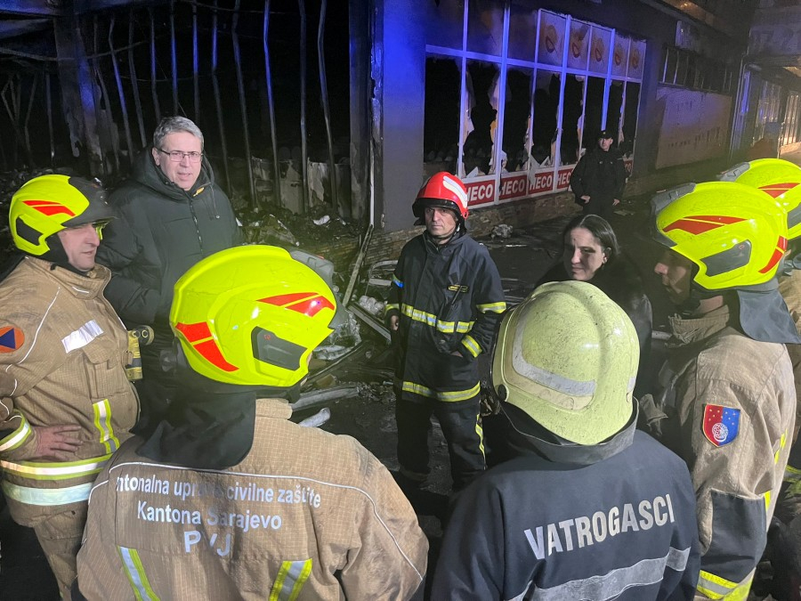 BENJAMINA KARIĆ I SAMIR AVDIĆ OBIŠLI PIJACU HECO: 'Svi zajedno možemo ...