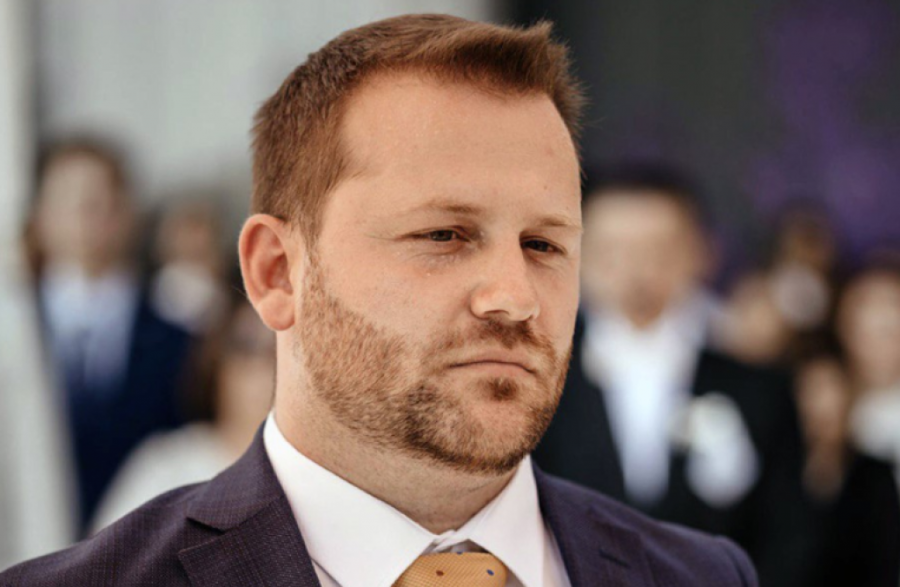 OGLASILI SE IZ UKC RS-a: V.d. direktora Službenog glasnika RS Miloš ...