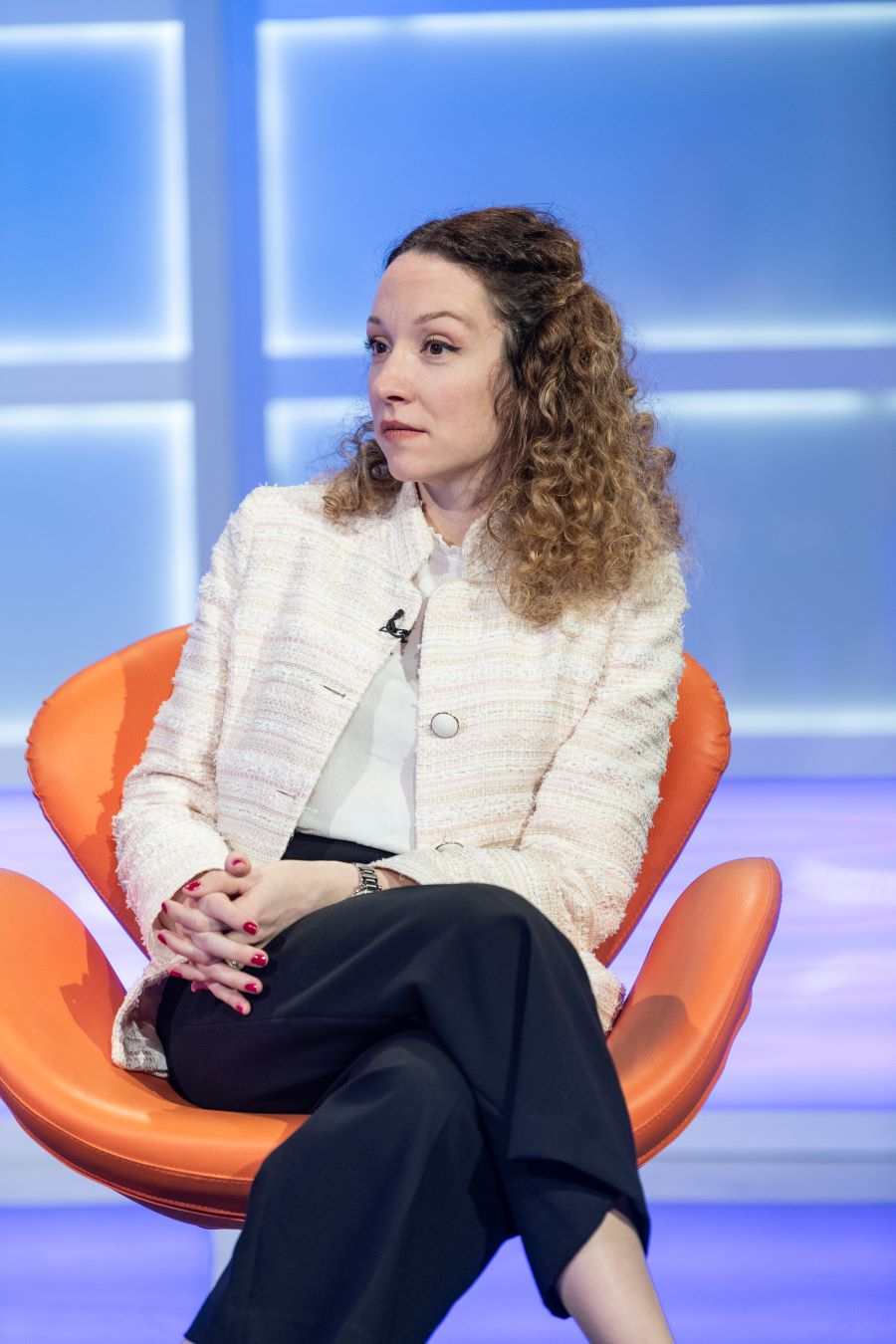 ČLANICA BEOGRADSKOG GIK-a ISPRED KOALICIJE 'SRBIJA PROTIV NASILJA' SOFIJA MANDIĆ ZA 'SB ...