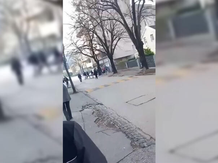 DRAMA U ŠANTIĆEVOJ ULICI U MOSTARU: Pojavio se snimak napada na učenike; Po ko zna koji put, na ...