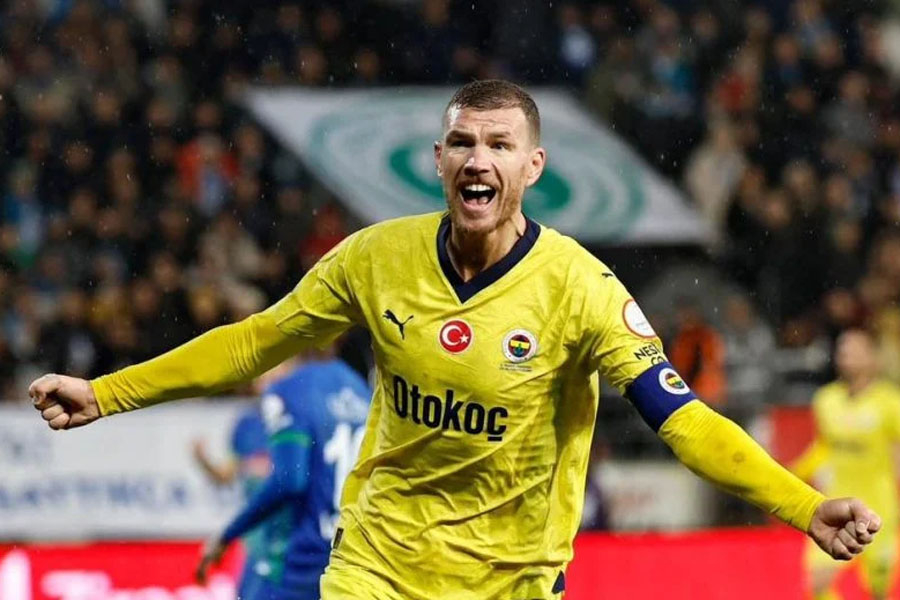 LUDNICA U TURSKOJ: Širi se snimak na kojem je Edin Džeko, niko ne ...