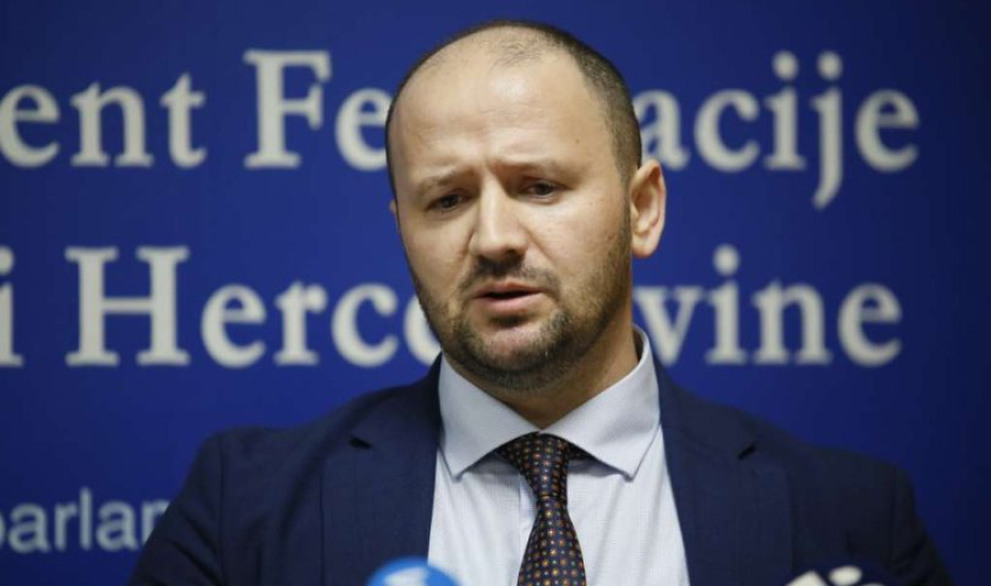 MUAMER ZUKIĆ REZOLUTAN: 'Patriotske snage trebaju stati u jedan front ...