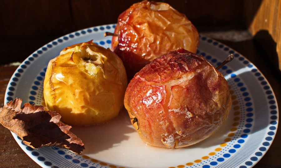 U TAVI NAPRAVITE PEČENE JABUKE: Hranjiva poslastica koja može ...