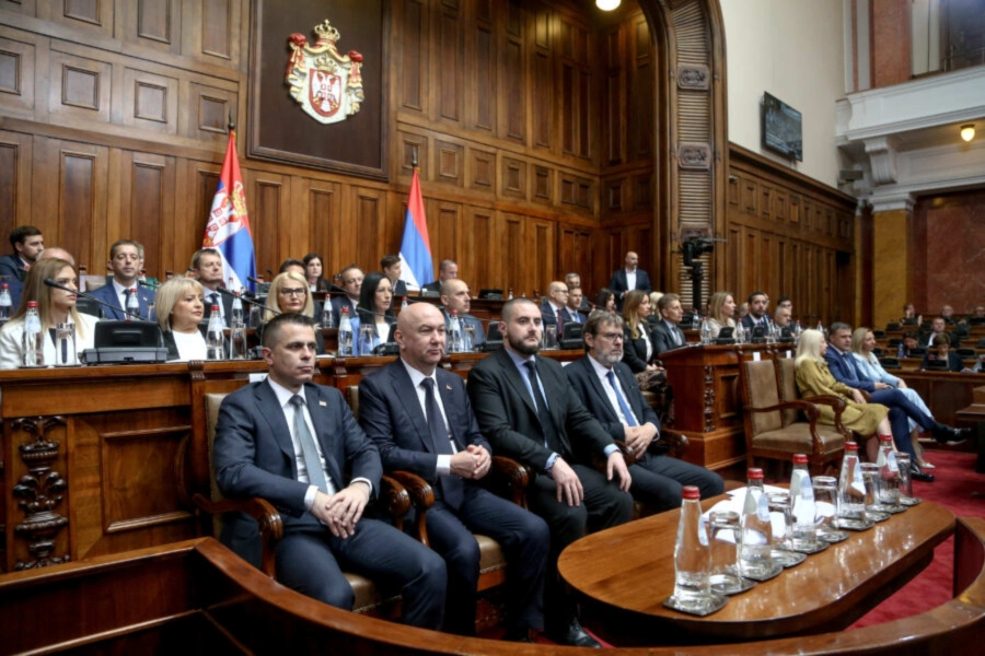 IZGLASANA NOVA VLADA SRBIJE: 'Šaroliko društvo' vodit će Srbiju u ...
